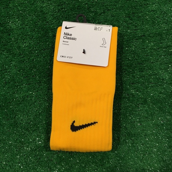 Nike | Underwear & Socks | New Nike Classic Knee High Socks Med Black ...